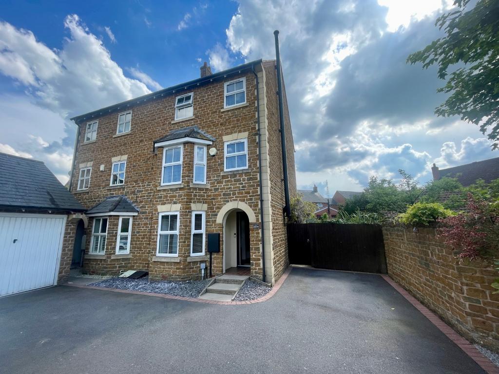 Loddington Way, Mawsley, Kettering, ... 3 bed townhouse for sale - £375,000