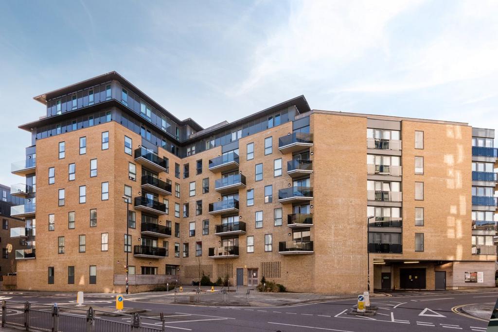 Embankment House, 7 Fleet Street BN1 1 bed flat to rent - £1,450 pcm (£ ...