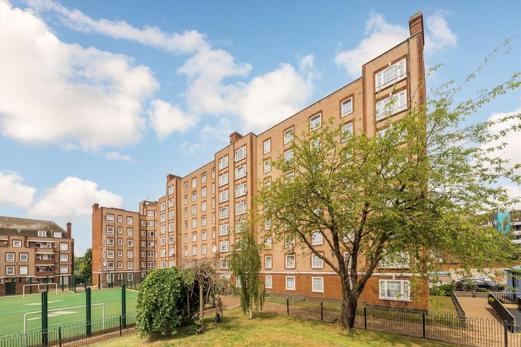 Peckwater Street, London NW5 3 bed flat - £2,999 pcm (£692 pw)