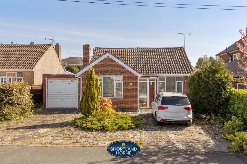Finham Green Road, Coventry CV3 2 bed bungalow - £180,000