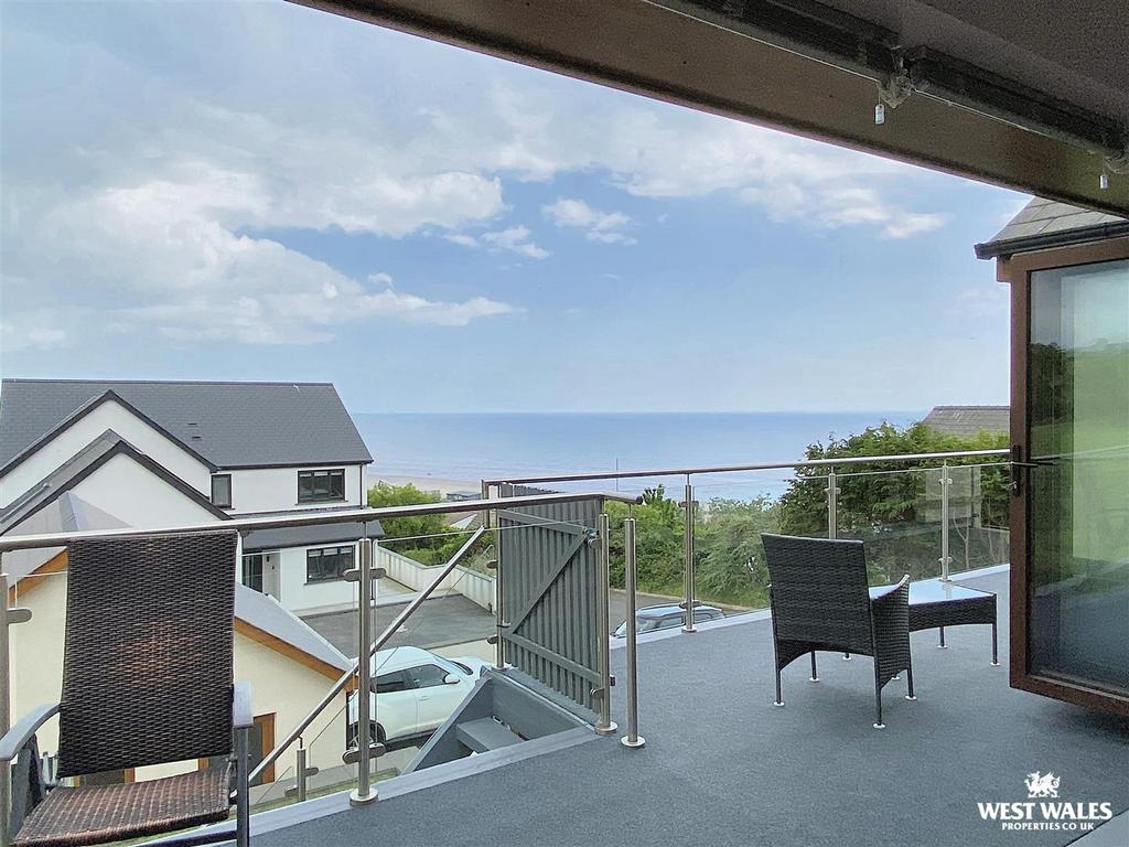 Pendine, Carmarthen 4 bed detached house - £650,000