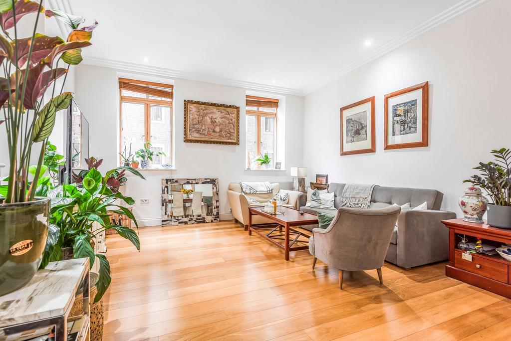 Dean Ryle Street, London, SW1P 3 bed flat - £4,000 pcm (£923 pw)
