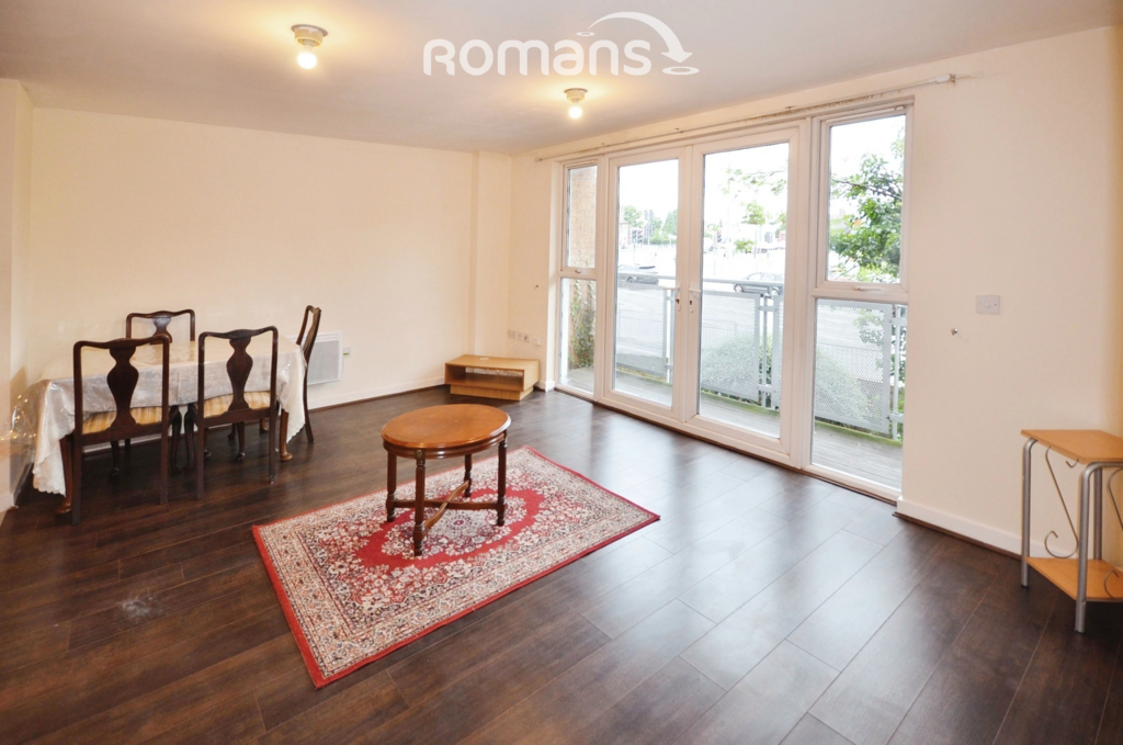 Quadrivium Point, Tuns Lane, Slough, SL1 2 bed flat - £1,400 pcm (£323 pw)