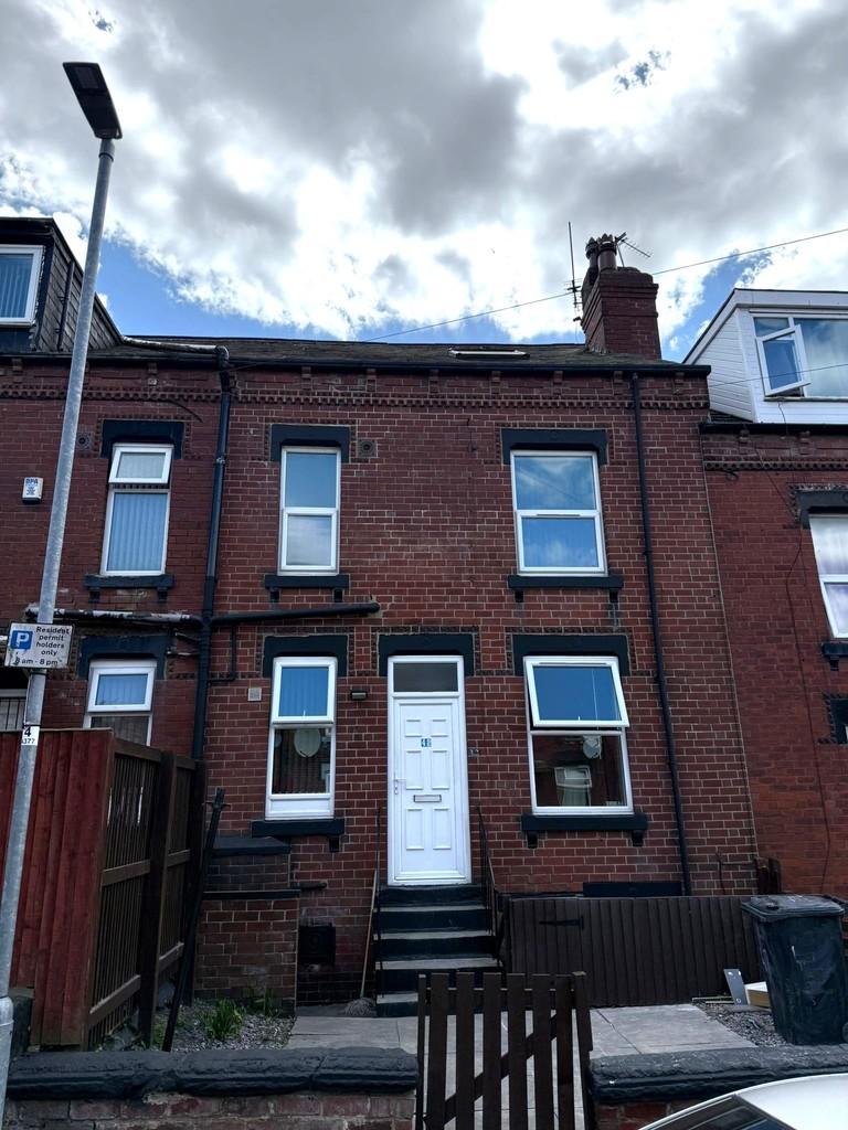 Ashton Terrace, Leeds LS8 2 bed terraced house - £800 pcm (£185 pw)