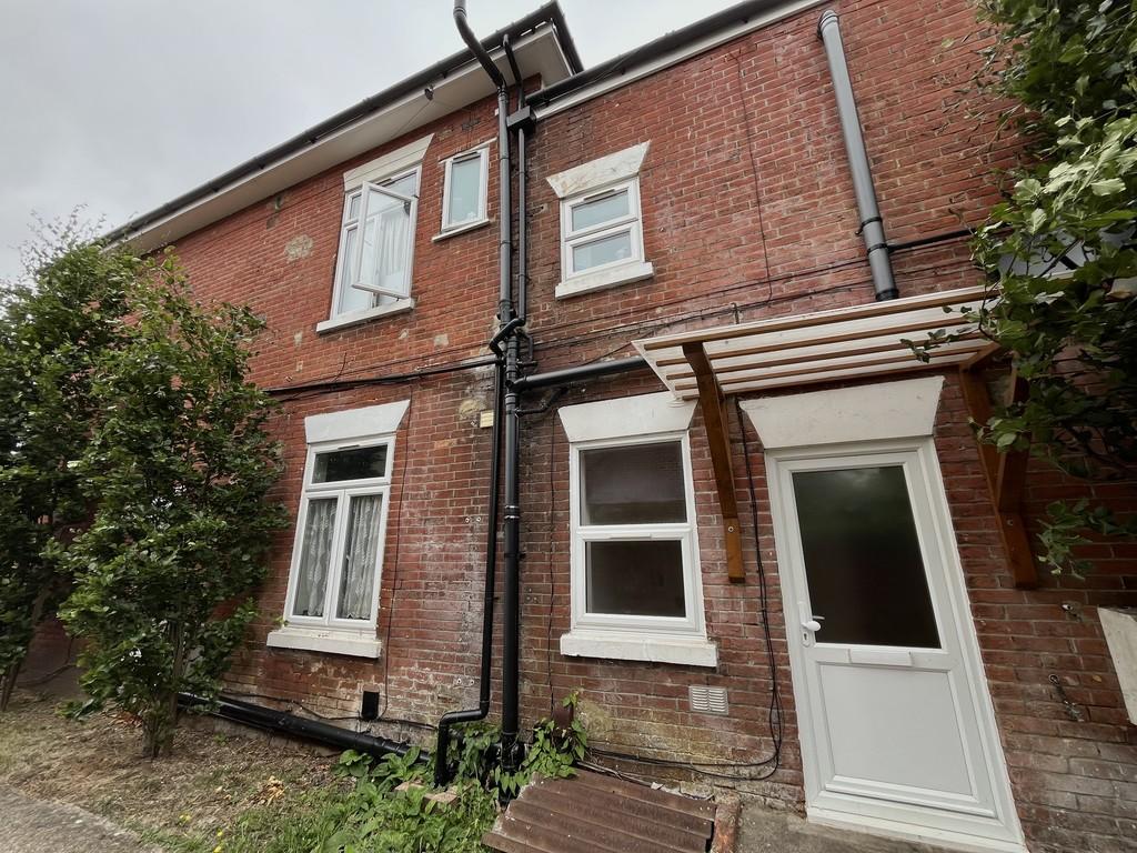 Clifton Road, Southampton 1 bed flat - £875 pcm (£202 pw)
