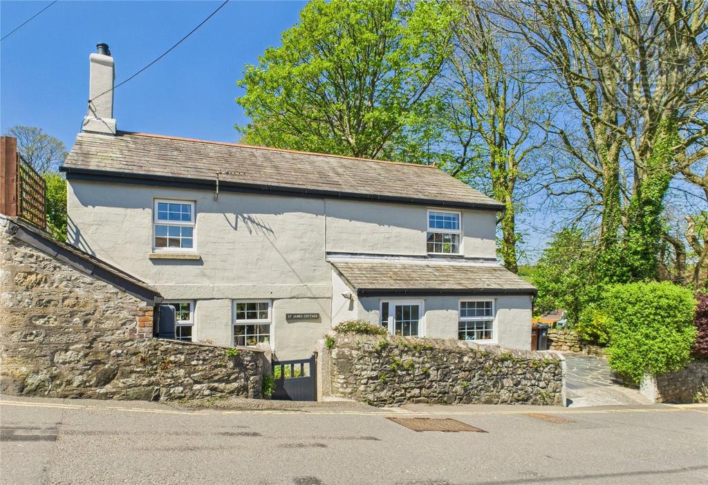 BEAUTIFUL DETACHED COTTAGE. THREE... 3 bed detached house - £300,000