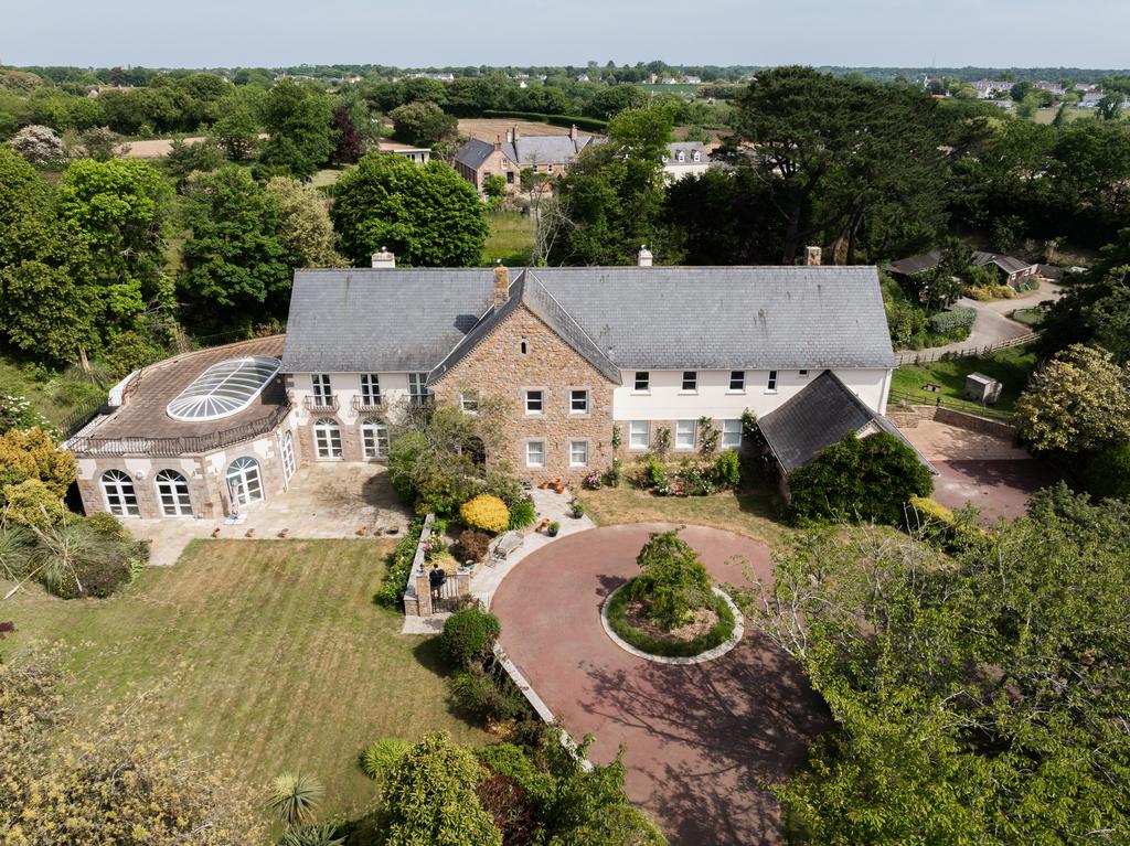 Le Mont Des Vignes, St. Peter, Jersey 10 bed detached house for sale ...