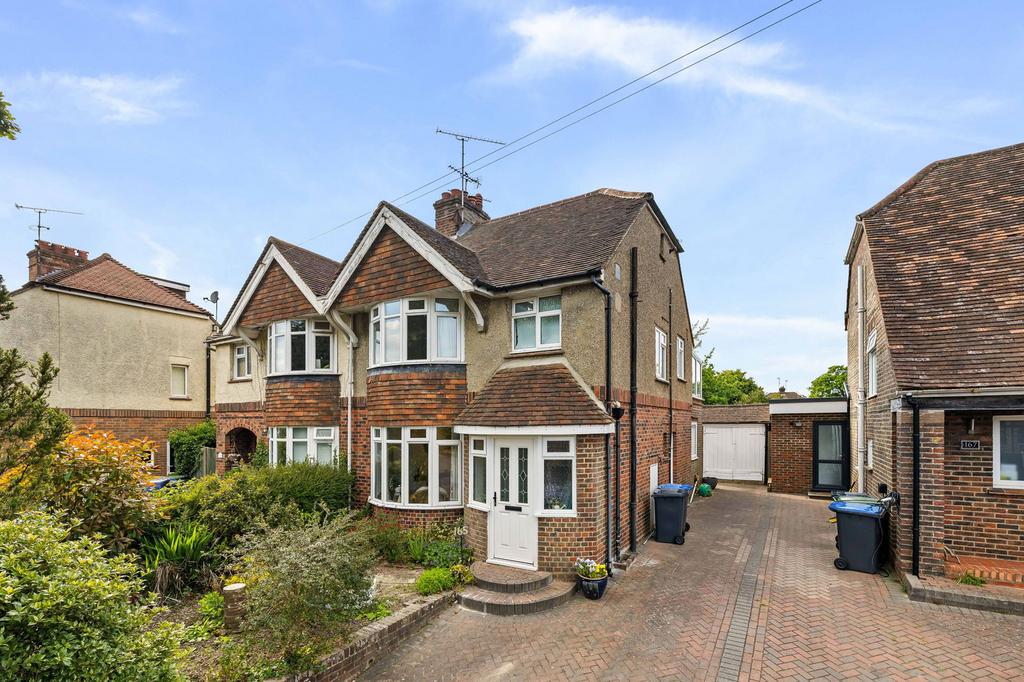Holtye Road, East Grinstead RH19 3 bed semi-detached house for sale - £ ...