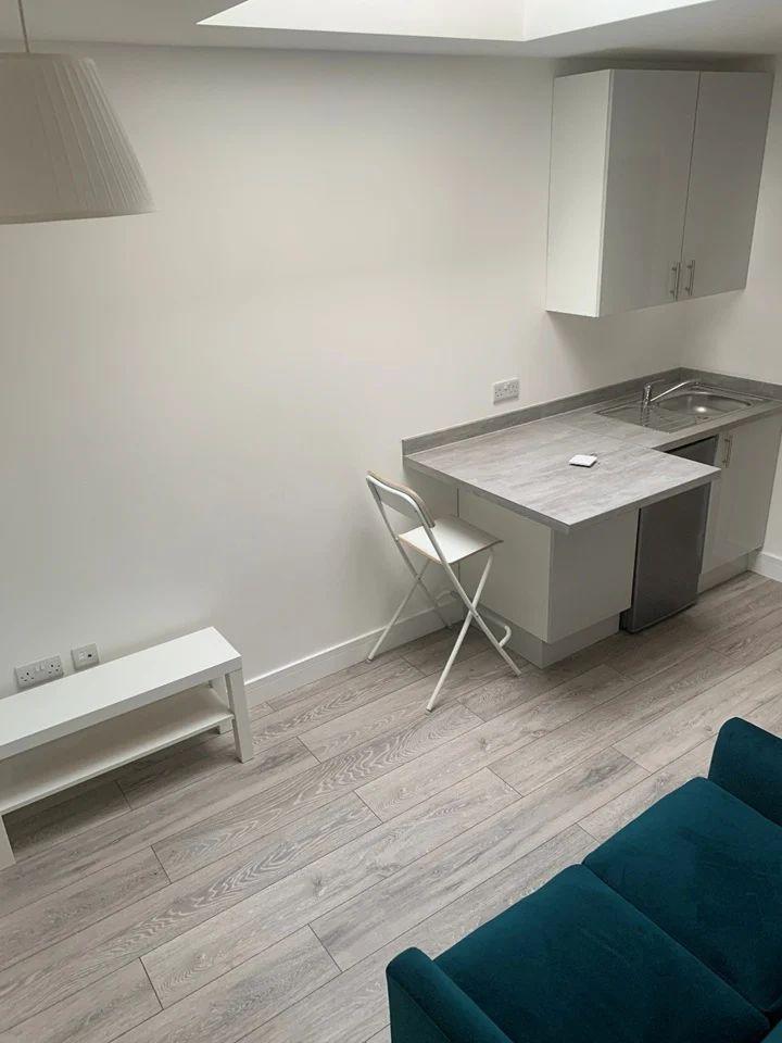 Baring Road, London SE12 Studio to rent - £1,195 pcm (£276 pw)