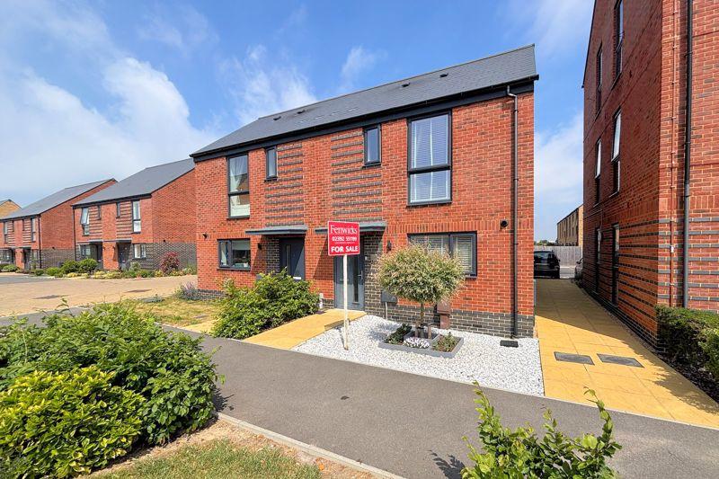 Victorious Close, Lee-On-The-Solent... 1 bed semi-detached house - £143,000