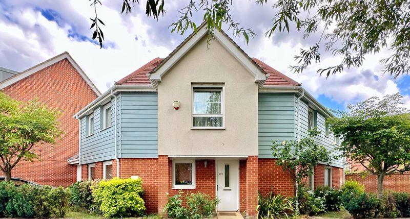 Wraysbury Drive, West Drayton, UB7 4 bed detached house for sale - £675,000
