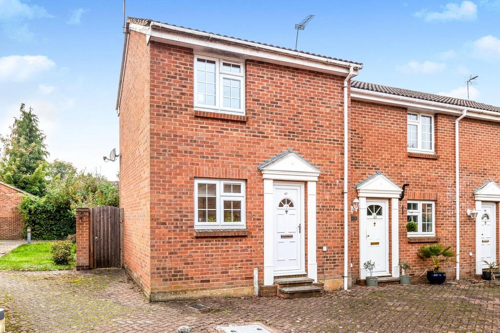 Finnart Close, Weybridge, Surrey, KT13 1 bed terraced house - £1,350 ...