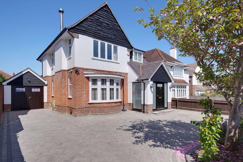 Durrington Road, Bournemouth 4 bed detached house for sale - £875,000