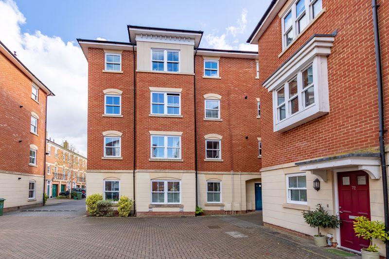 St Gabriels, Wantage OX12 2 bed apartment for sale - £205,000