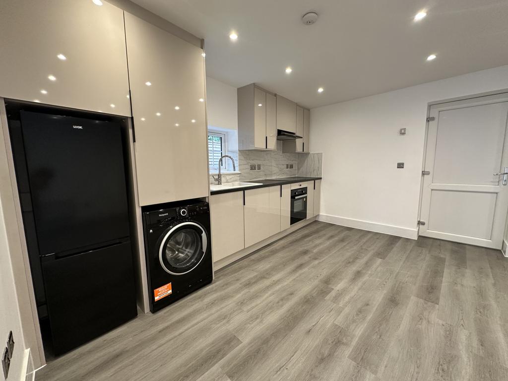 Tilbury Town, Tilbury, Essex, RM18 Studio to rent - £1,050 pcm (£242 pw)