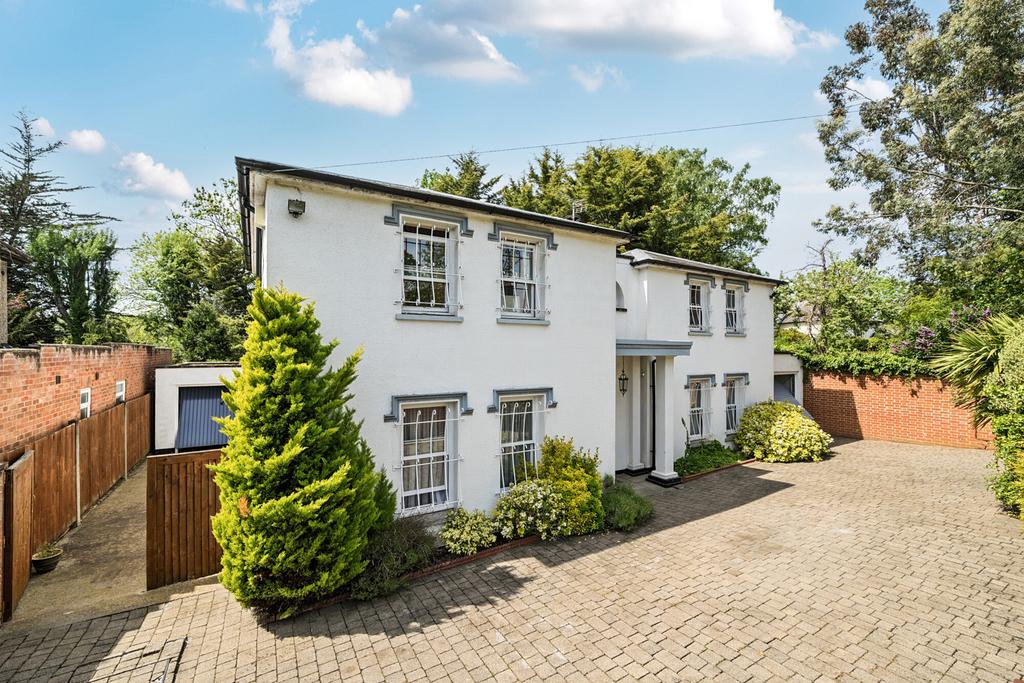 Woodhall Drive, Pinner, Middlesex 3 bed detached house for sale - £ ...