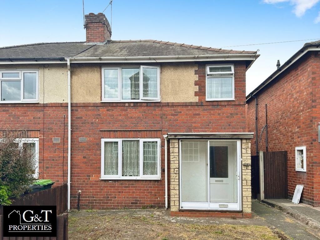 Southgate, Cradley Heath 3 bed semi-detached house for sale - £174,950