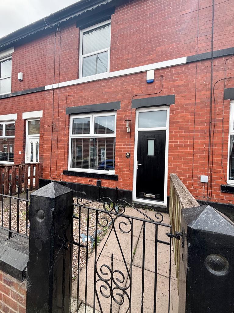 Radcliffe, Manchester M26 2 bed terraced house - £875 pcm (£202 pw)