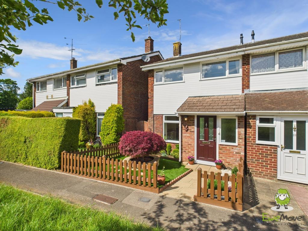 FABIAN CLOSE, BASINGSTOKE, RG21 3 bed semi-detached house for sale - £ ...