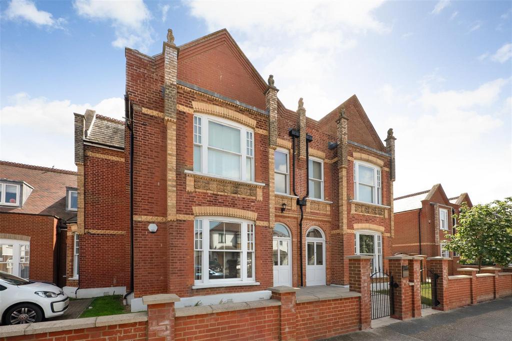Graystone Road, Tankerton, Whitstable 2 bed apartment for sale - £299,950