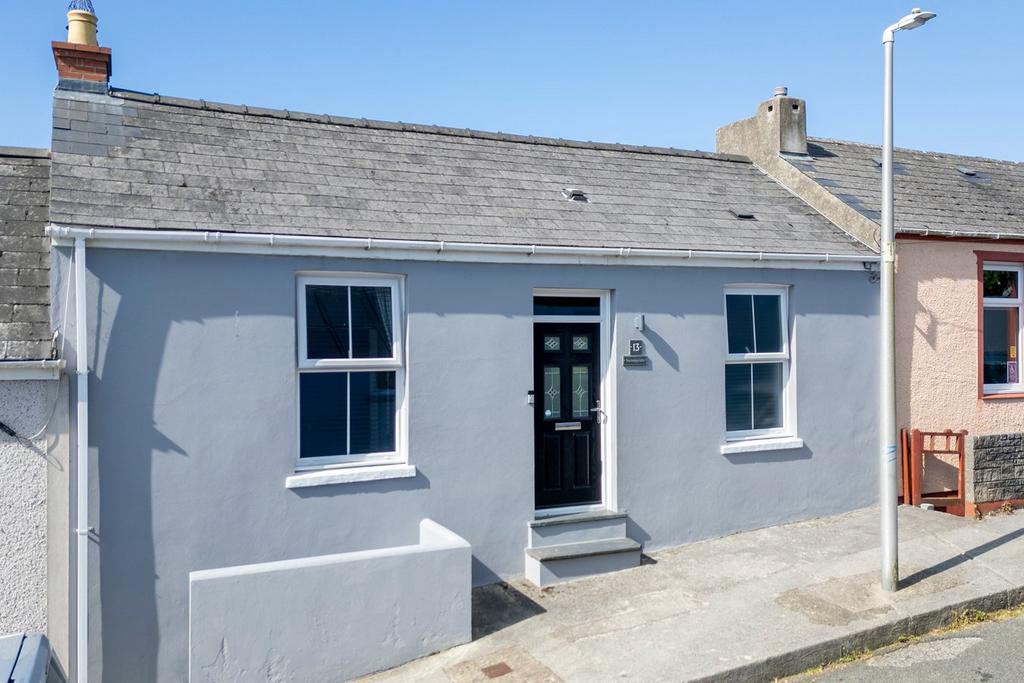 Sycamore Street, Pembroke Dock SA72 3 bed terraced bungalow - £189,950