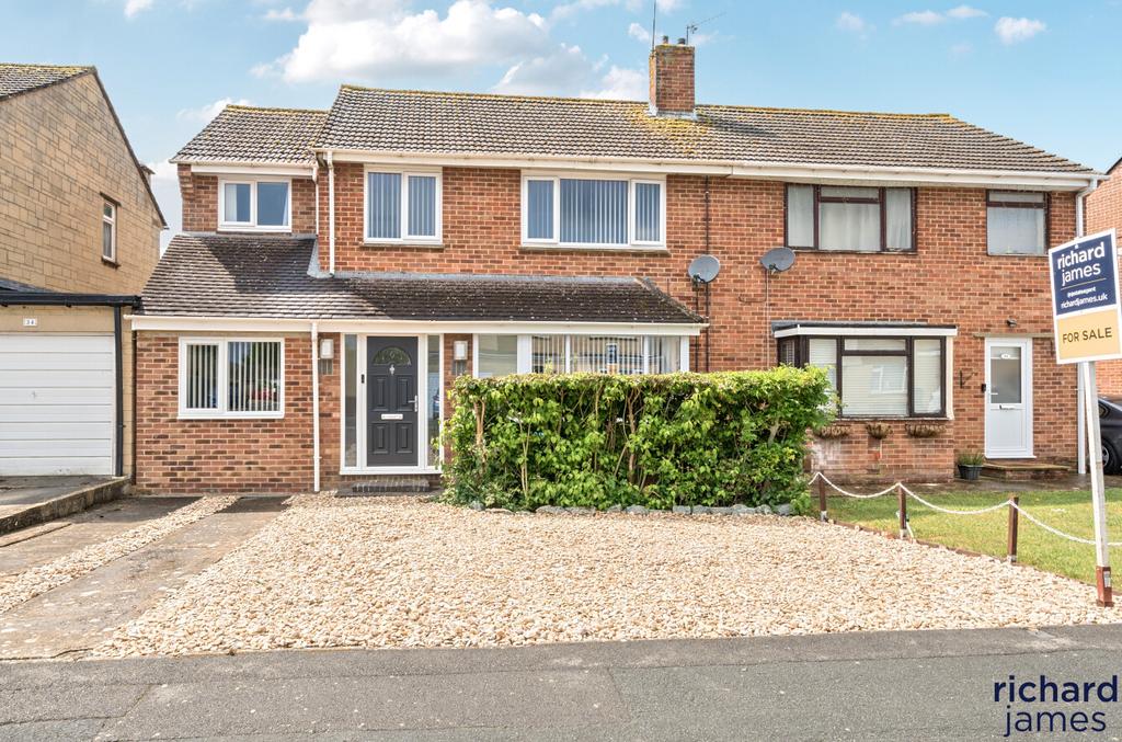 Hamble Road, Haydon Wick, Swindon, SN25 4 bed terraced house for sale ...