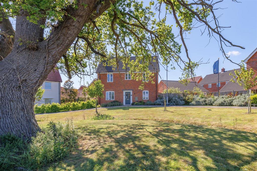 Butterfly Drive, Beccles NR34 3 bed detached house - £362,500