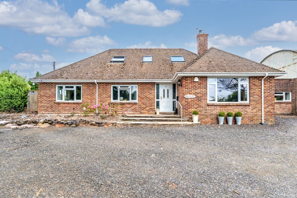 Westcott, Cullompton, Devon, EX15 4 bed bungalow for sale - £625,000