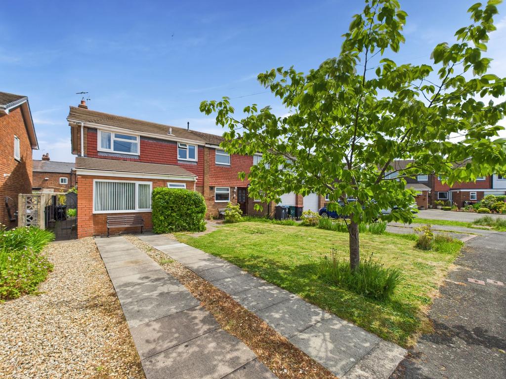 Fraser Court, Chester, CH4 3 bed terraced house for sale - £350,000