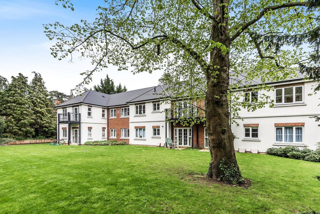 The Retreat, Princes Risborough HP27 1 bed flat for sale - £200,000