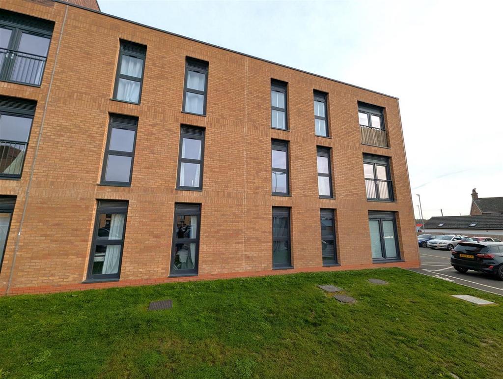 Bembridge house, Corby NN17 2 bed flat - £1,000 pcm (£231 pw)