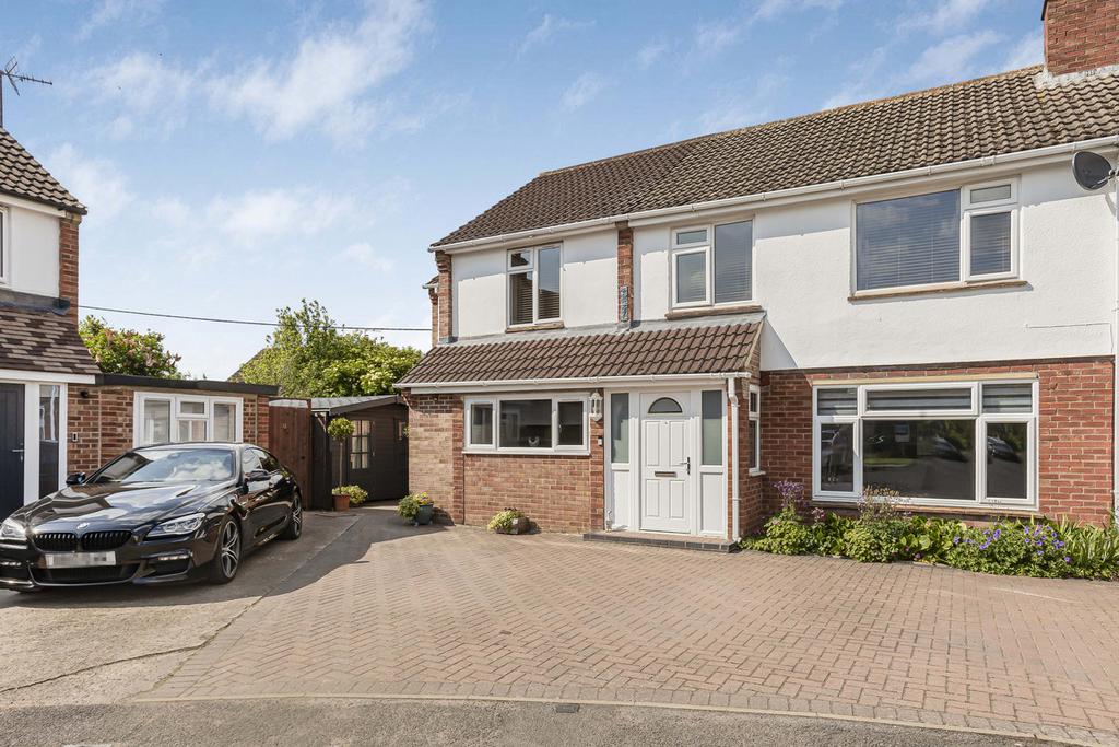Steptoe Close, Grove, OX12 5 bed semi-detached house - £600,000