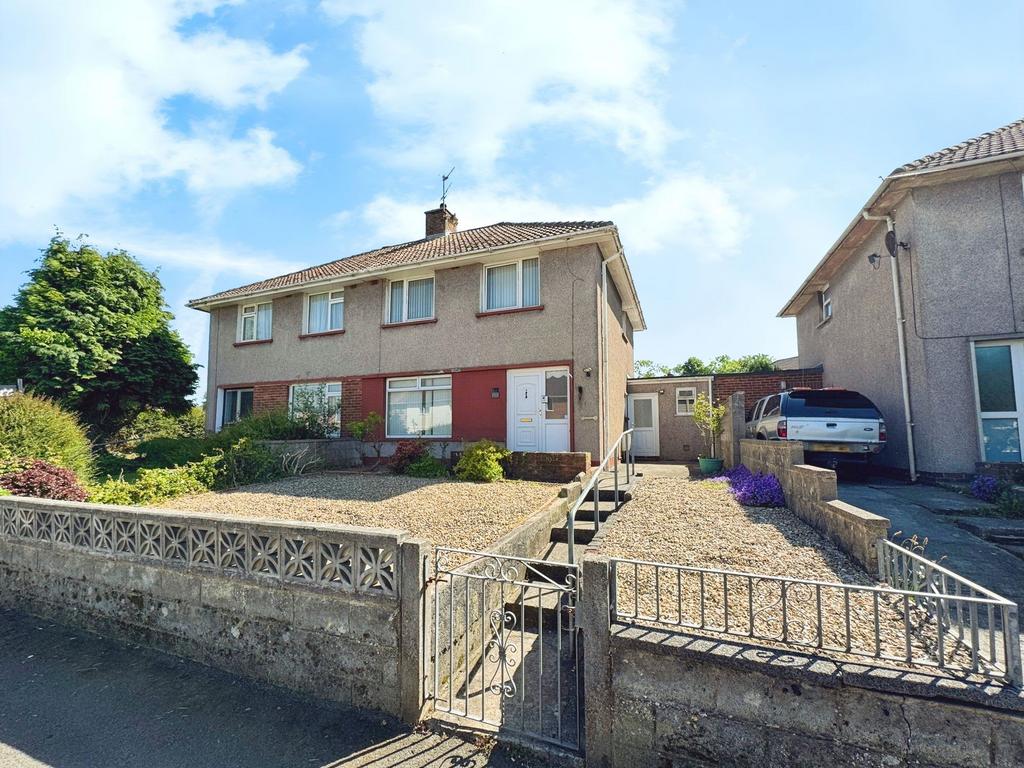 Heol Las, Bridgend CF33 3 bed semi-detached house - £170,000