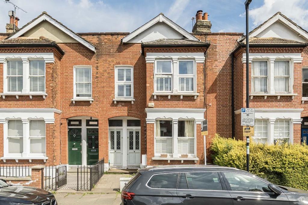 Tenham Avenue, London SW2 2 bed flat - £2,300 pcm (£531 pw)