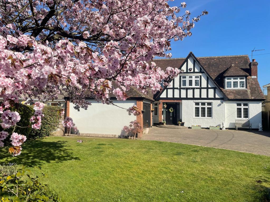 Stock Road, Ingatestone CM4 5 bed detached house for sale - £1,250,000
