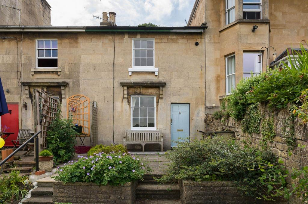 Calton Road 2 bed house to rent - £1,500 pcm (£346 pw)