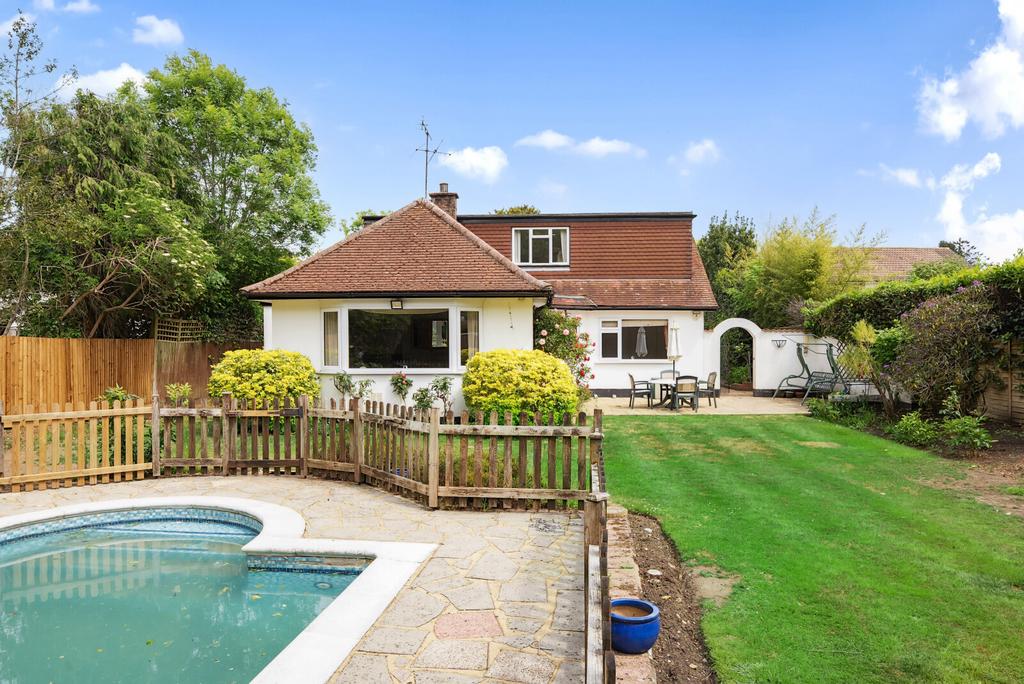 East Lane, West Horsley, KT24 4 bed detached house for sale - £995,000