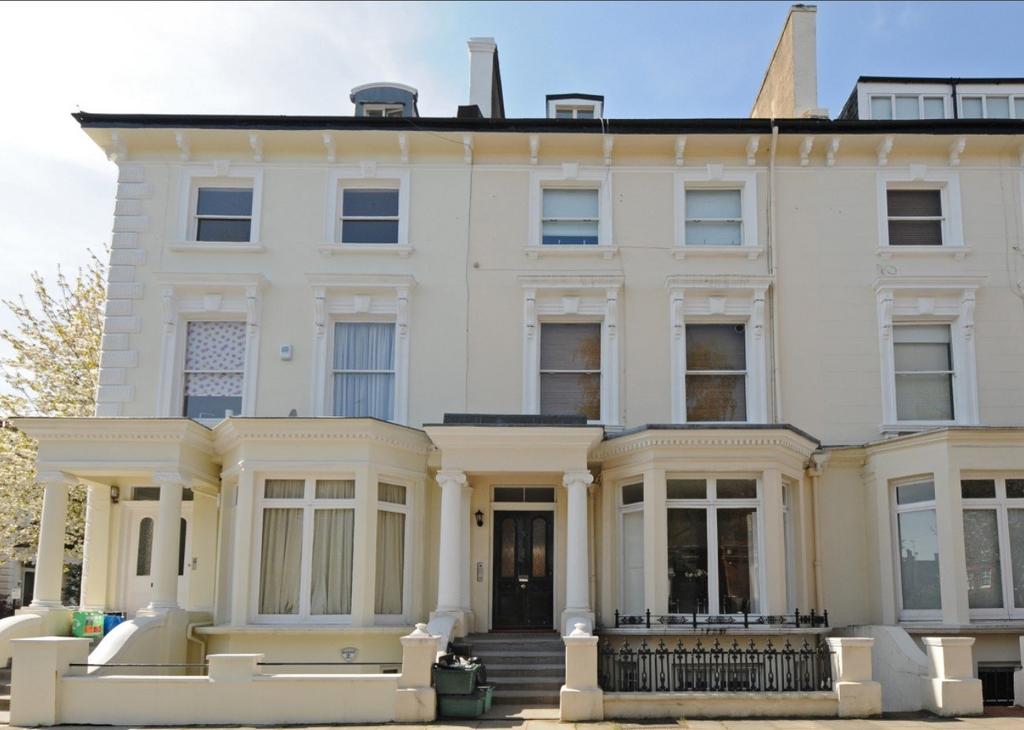 Lancaster Drive, Belsize Park... 2 bed flat for sale - £800,000