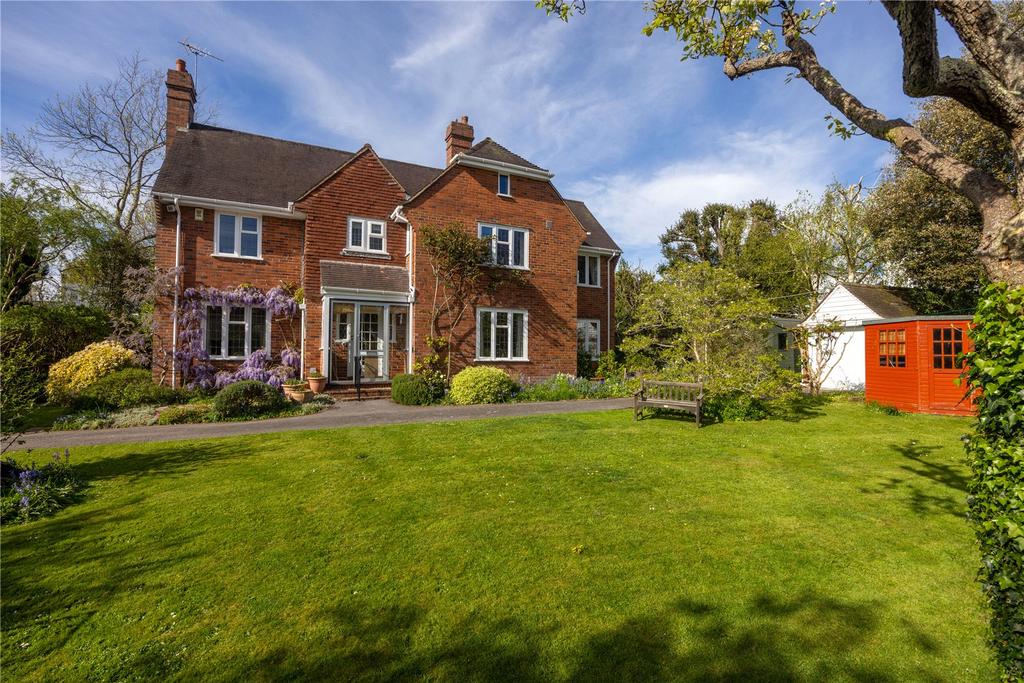 Penleonard Close, Exeter, Devon, EX2 4 bed detached house - £1,250,000