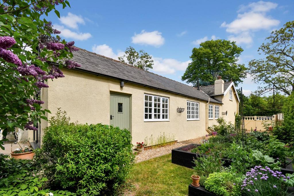 Littlethorpe Road, Ripon 3 bed detached bungalow for sale - £495,000