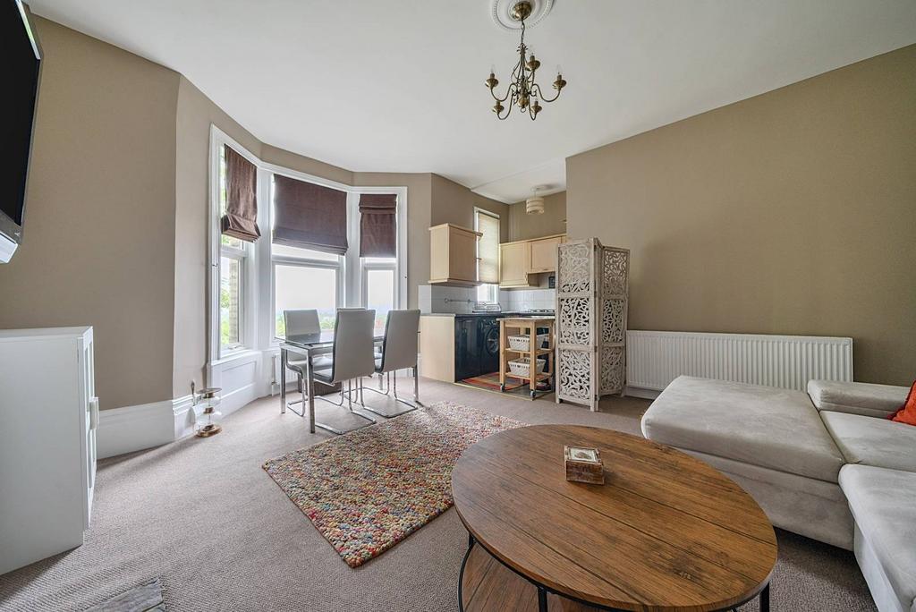 Brent Road, Woolwich, Plumstead, SE18 1 bed flat to rent - £1,750 pcm ...