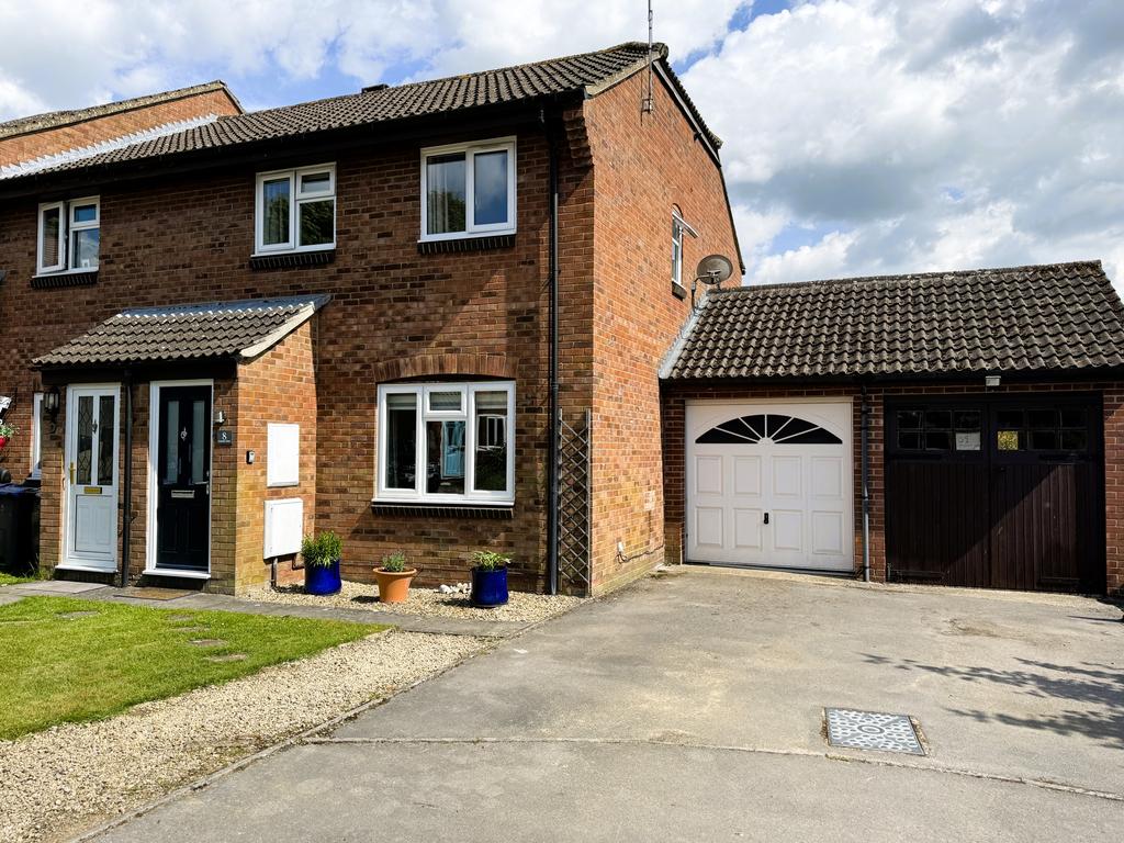 Granary Close, Devizes SN10 3 bed semi-detached house to rent - £1,300 ...