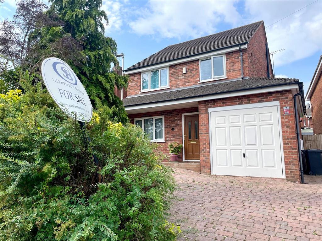 Portland Grove, Haslington 4 bed detached house - £340,000