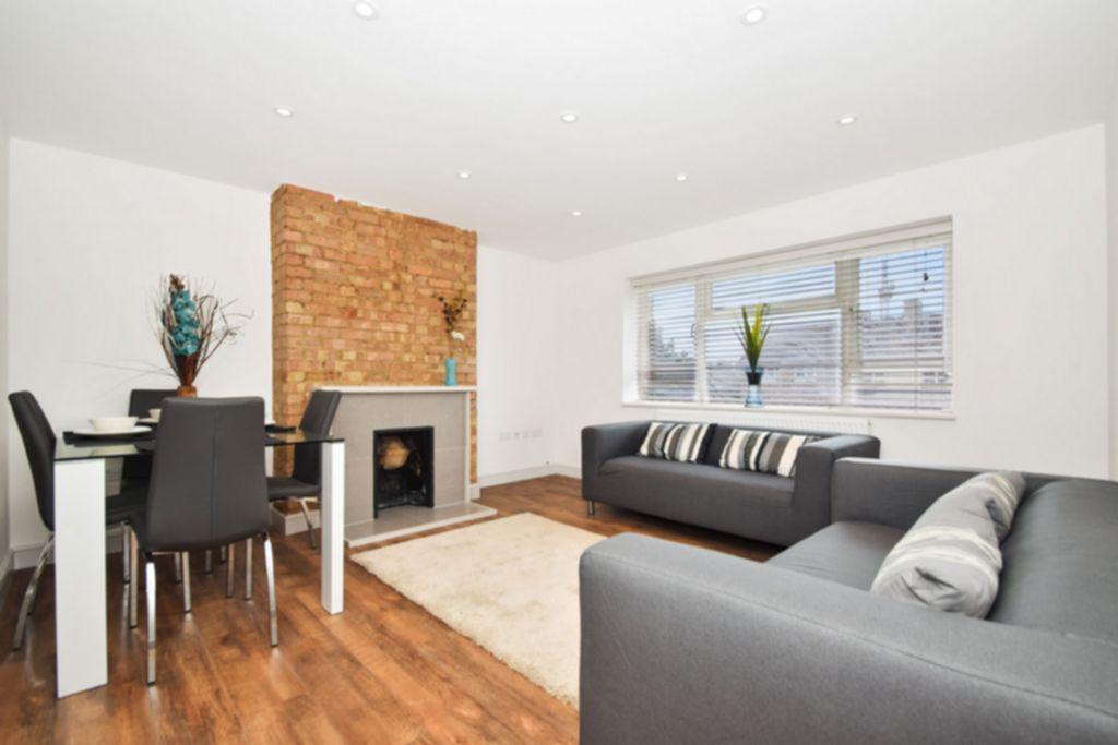 Fleming House, Boyton Close, Crouch... 3 bed apartment - £2,500 pcm (£ ...