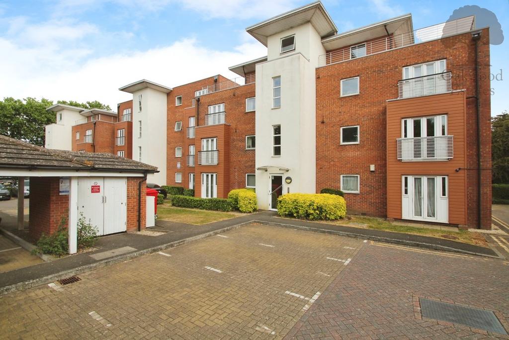 Hawkes Close, Slough SL3 2 bed apartment - £1,550 pcm (£358 pw)