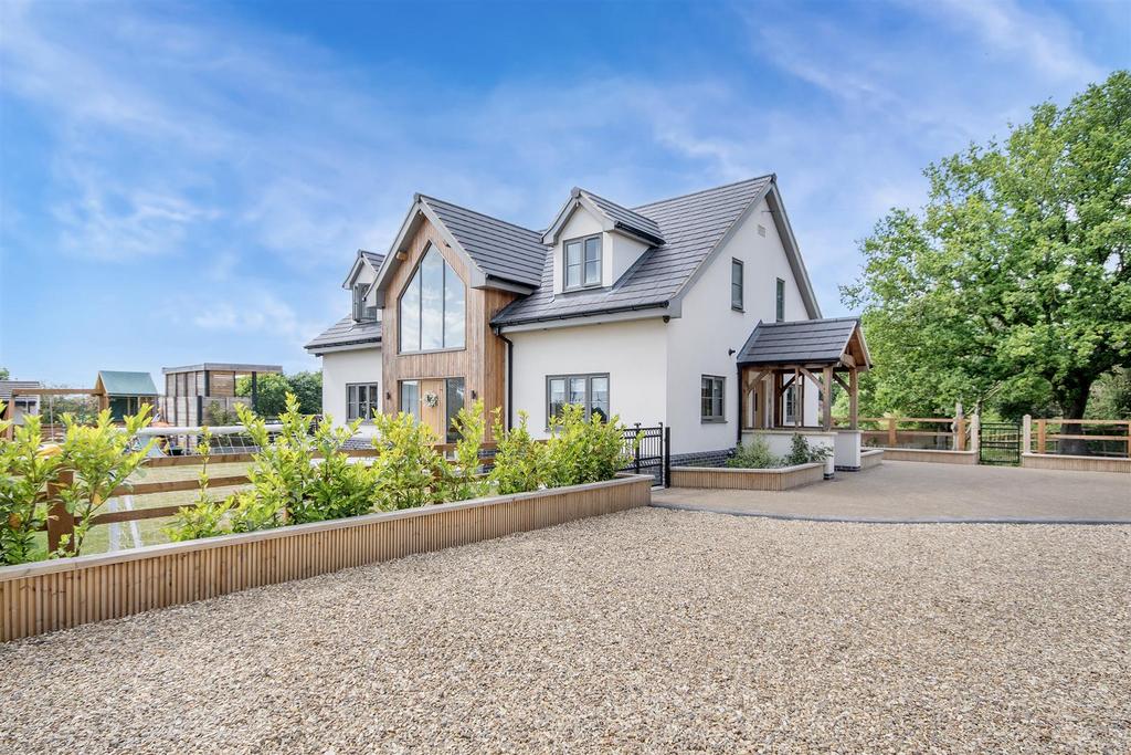 Moat Lane, Wickersley, Rotherham 4 bed equestrian property for sale - £ ...