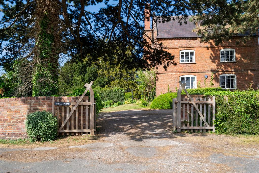 Well Lane, Worcester WR6 6 bed detached house - £1,100,000