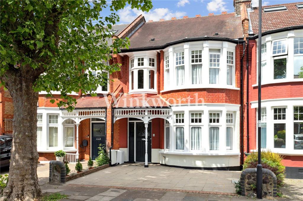Oakfield Road, London, N14 4 bed terraced house - £1,075,000