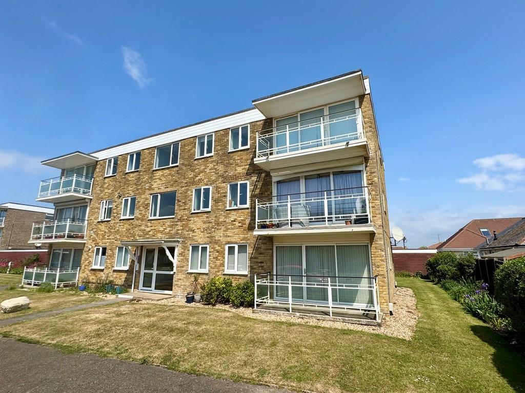 Overstrand Avenue, Rustington 2 bed flat - £260,000