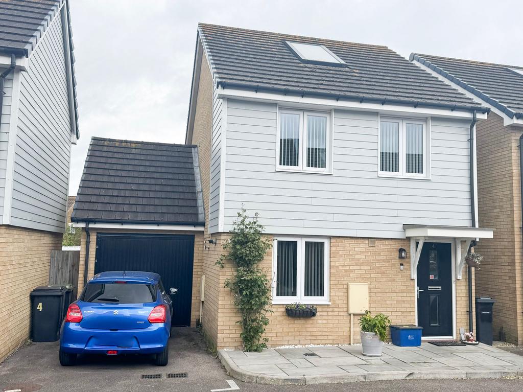 Elms Court, Westcliff-On-Sea, SS0 3 bed detached house for sale - £365,000